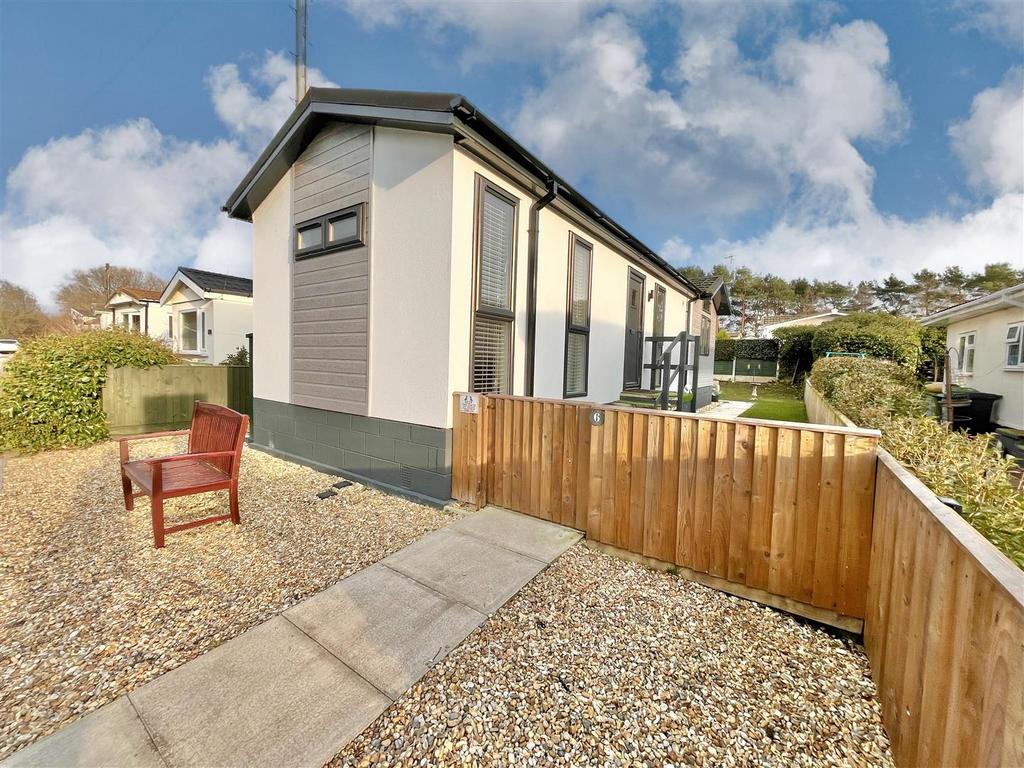 Lindow Court Park, Mobberley, Knutsford 2 bed park home for sale - £165,000