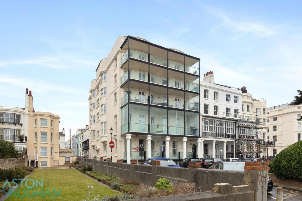 Marine Parade, Brighton BN2 2 bed apartment for sale - £700,000