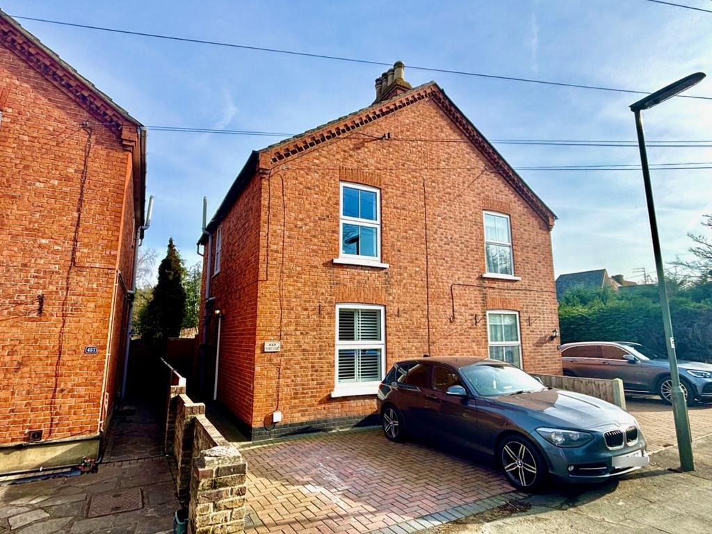 Stroude Road, Virginia Water, Surrey... 3 bed semi-detached house - £ ...
