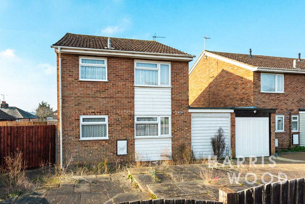 Howe Close, Colchester, Essex 3 bed link detached house for sale - £280,000