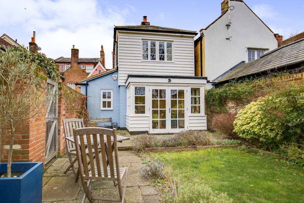 Sparrow Cottage, Chapel Street... 3 bed cottage - £450,000