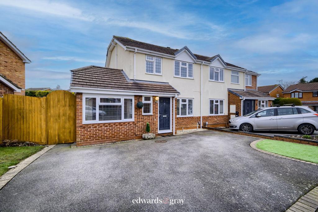 Deanbrook Close, Monkspath, Solihull... 4 bed semi-detached house for ...