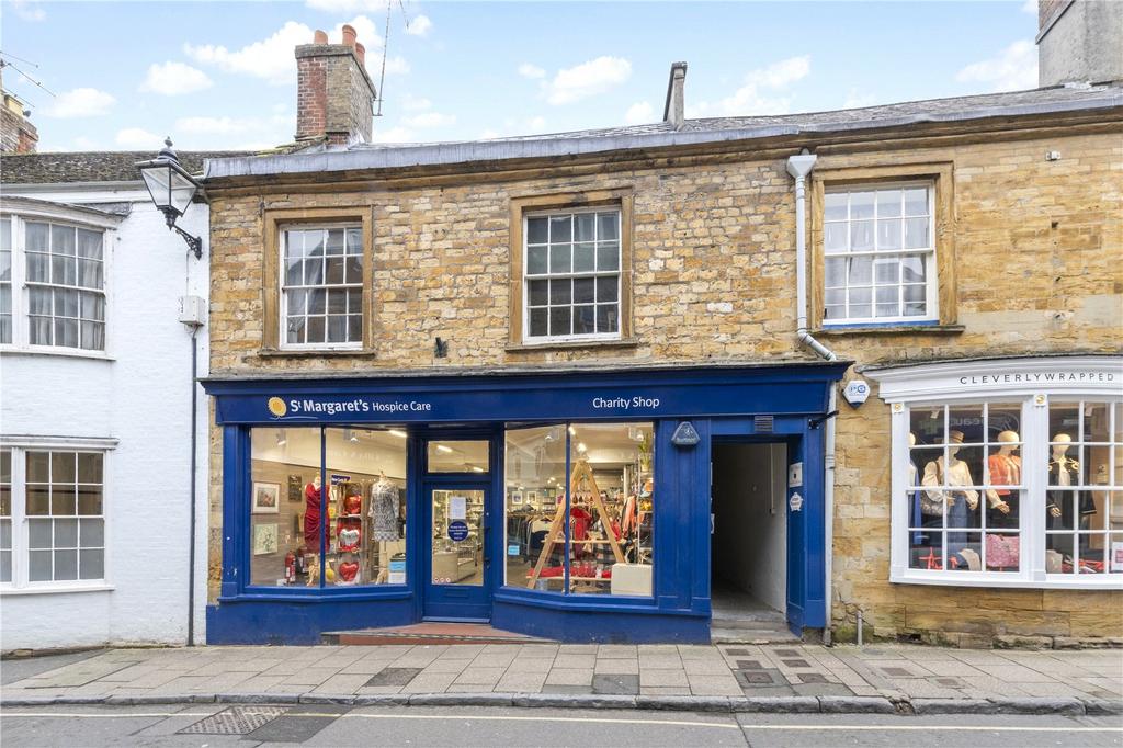 Cheap Street, Sherborne, Dorset, DT9 3 bed apartment - £250,000