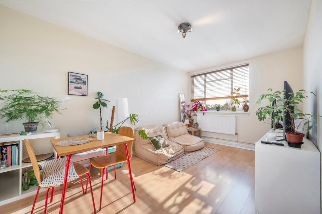 Bevin Court, Cruikshank Street... 2 bed flat - £575,000