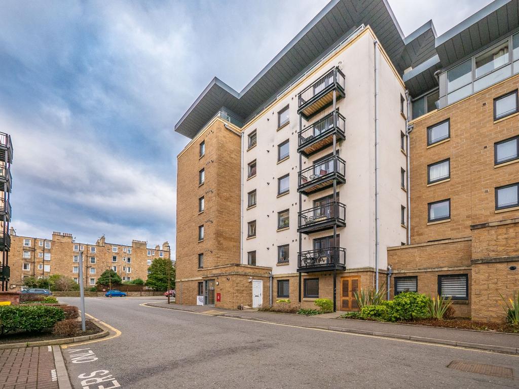6/17 Slateford Gait, Slateford... 2 bed flat - £250,000