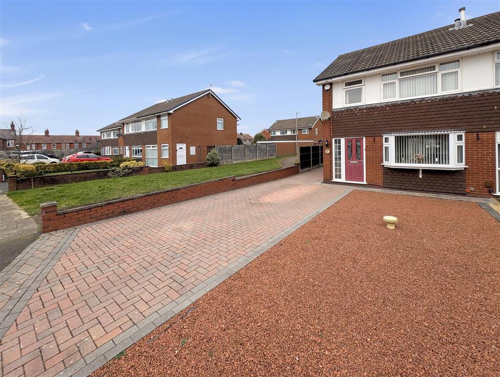 Roman Way, Sandbach 3 bed semi-detached house for sale - £240,000
