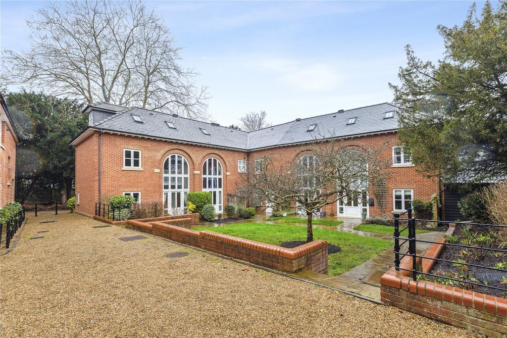 Cobham Park, Cobham, Surrey, KT11 3 bed end of terrace house for sale ...