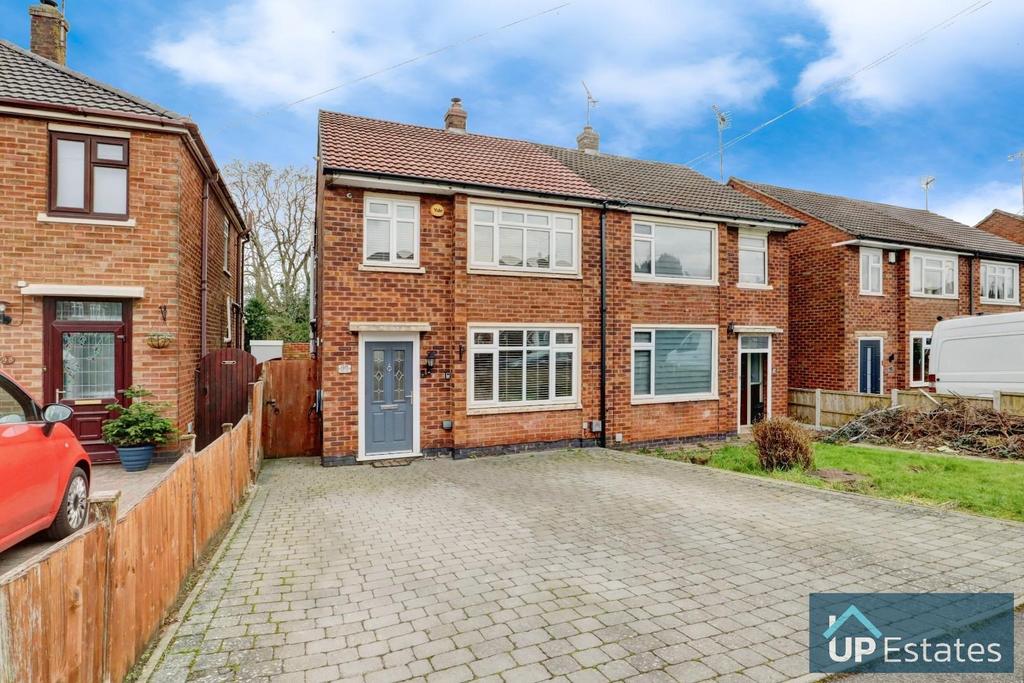 Deans Way, Ash Green, Coventry 3 bed semi-detached house - £260,000