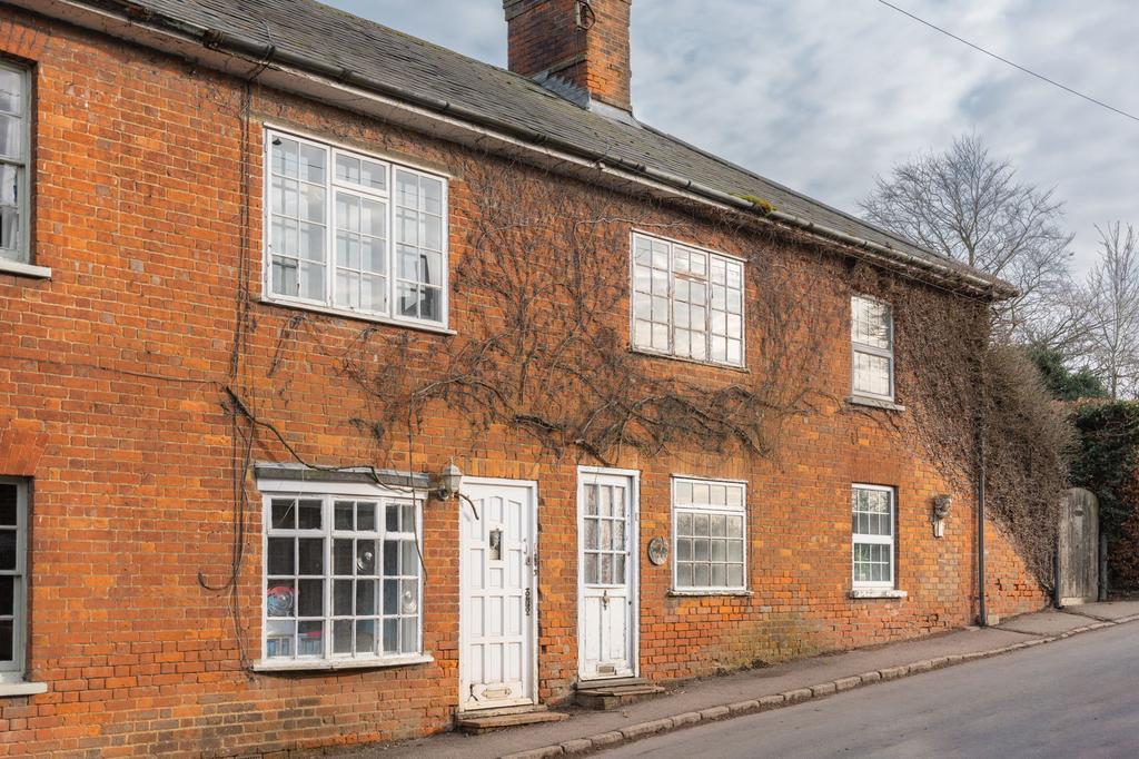 Little Tring, Tring HP23 2 bed terraced house - £260,000