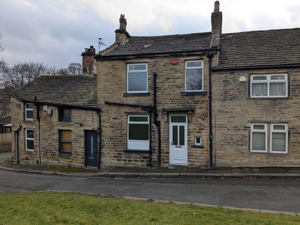 10, Buxton Lane Bradford, BD9 4LP 3 bed terraced house - £105,000