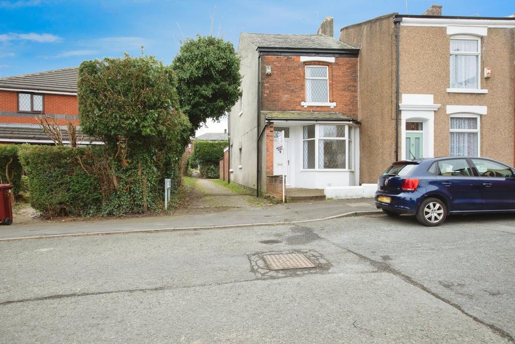 Bentham Road, Blackburn BB2 3 bed end of terrace house - £140,000