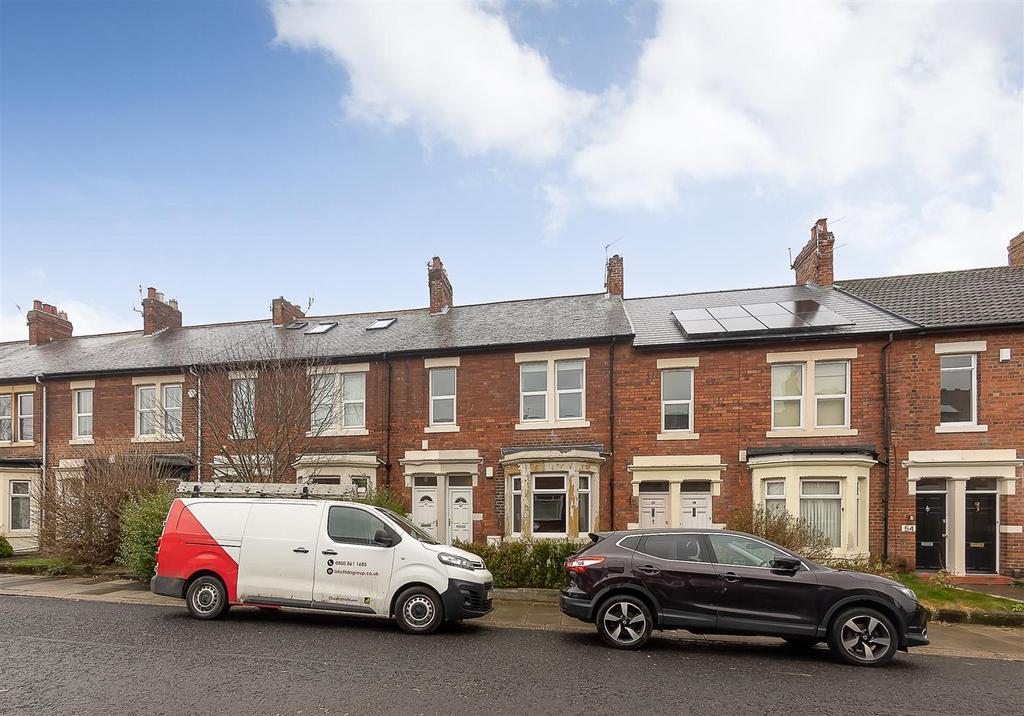 Beaumont Terrace, Gosforth, Newcastle... 2 bed flat - £175,000