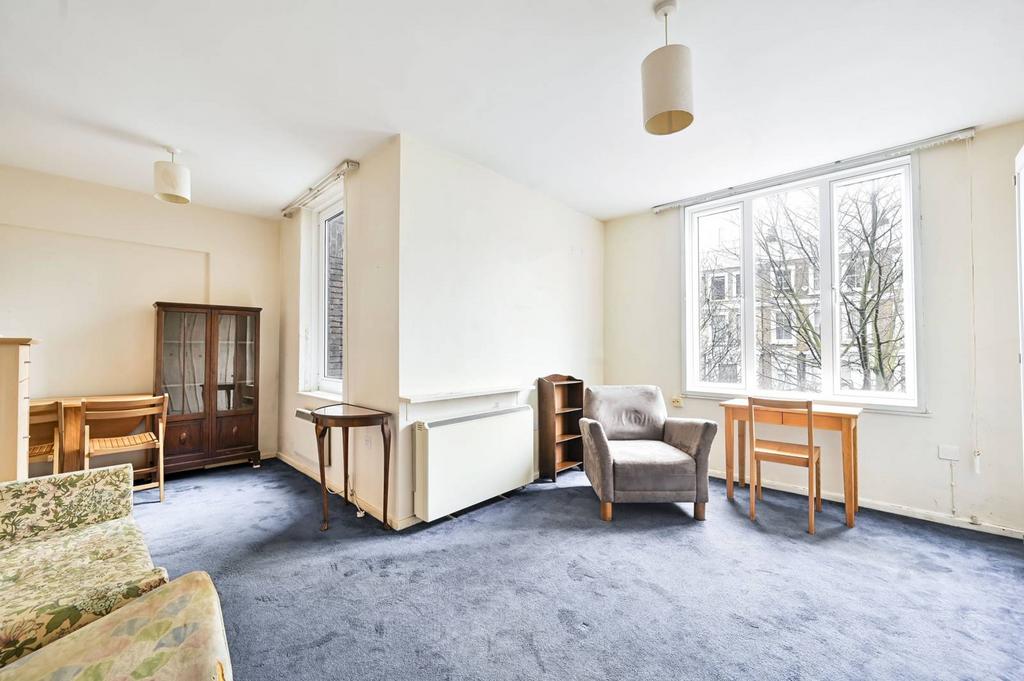 Earls Court Road, Kensington, London, W8 Studio for sale - £197,500