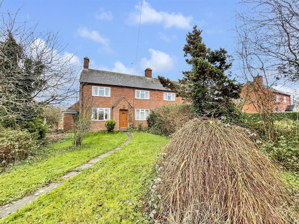 Stratford Road, Mickleton 3 bed semi-detached house - £295,000