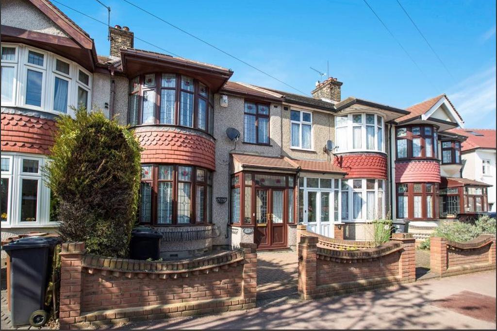 Beccles Drive, Upney, London, IG11 9HX 4 bed house - £775,000
