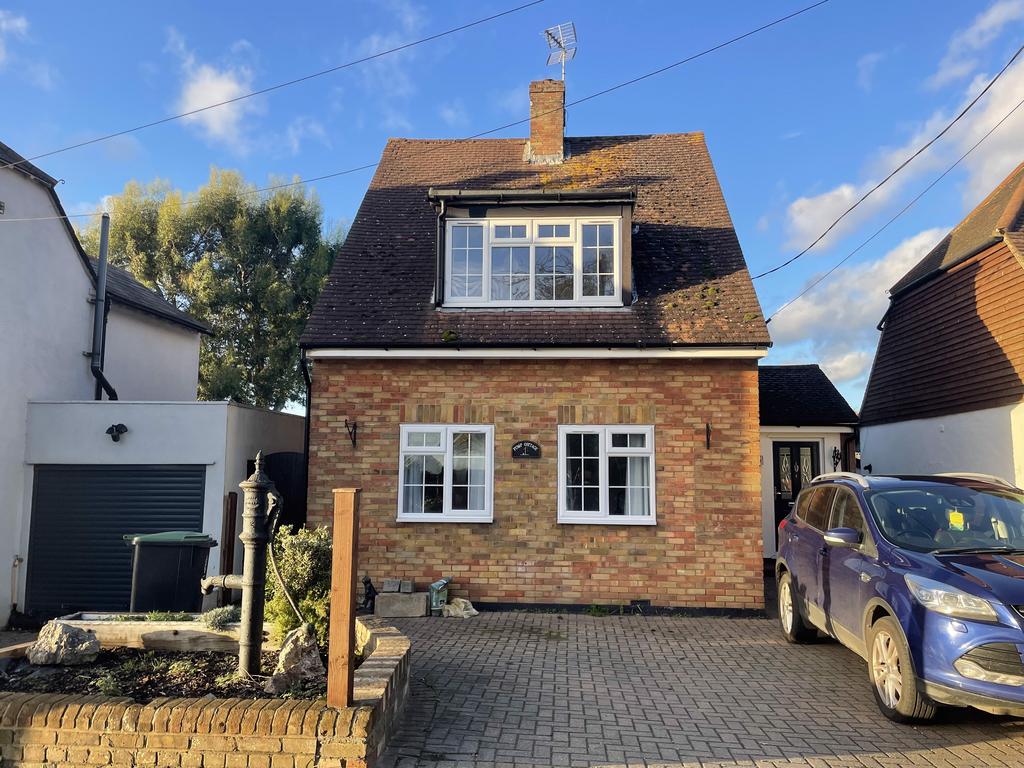The Street, Sheering, Bishops... 2 bed detached house to rent - £1,625 ...