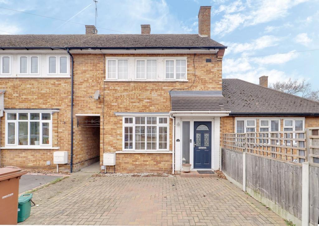 Nare Road, Aveley RM15 3 bed terraced house for sale - £365,000