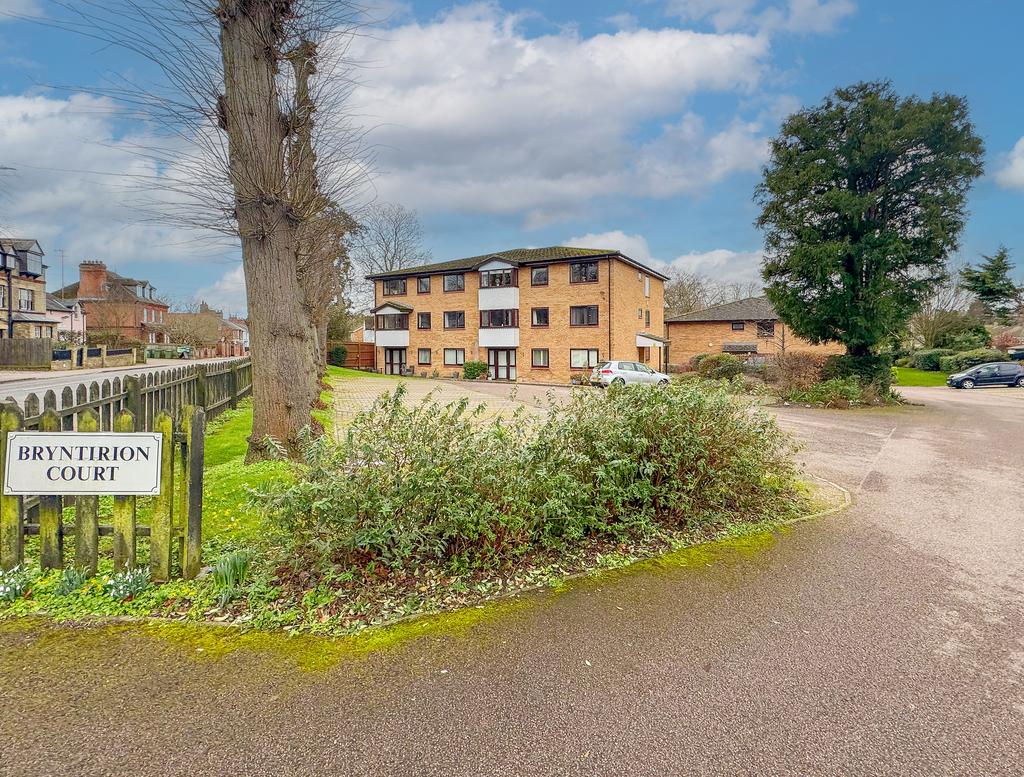 Bryntirion Court Cheveley Road... 1 bed flat - £895 pcm (£207 pw)
