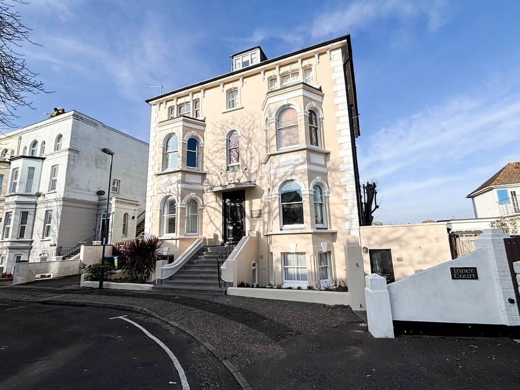 Norfolk Court, Bognor Regis 2 bed flat for sale - £170,000
