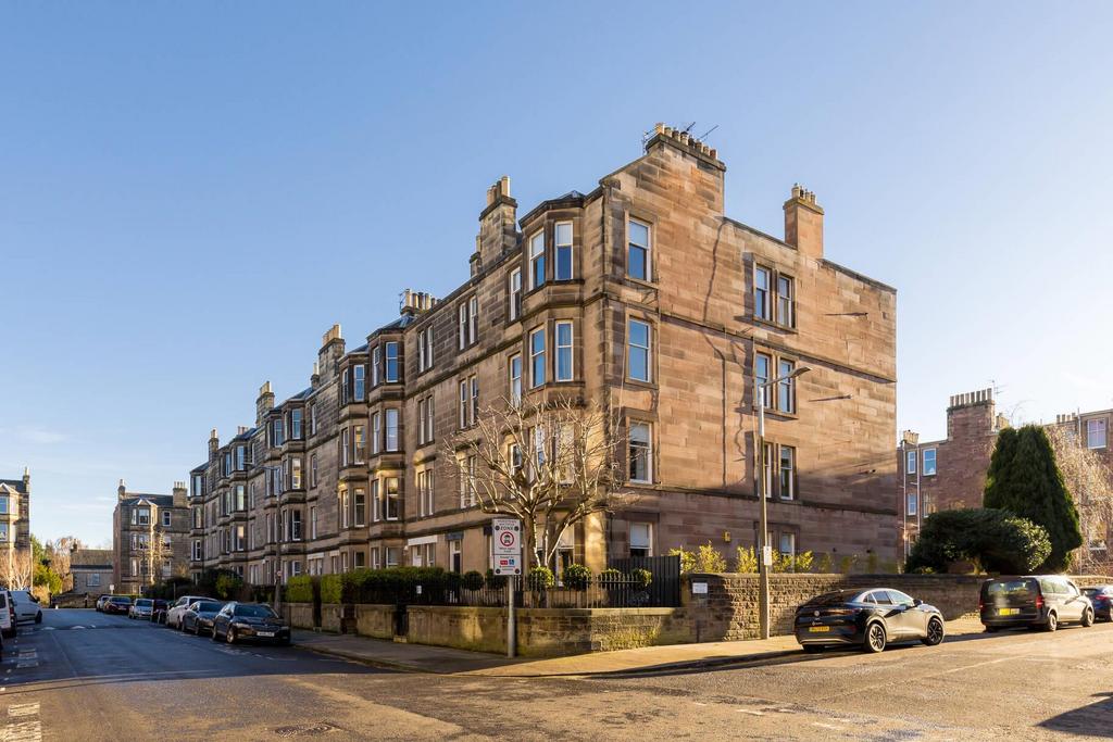 Falcon Avenue, Edinburgh, EH10 4 bed flat - £540,000
