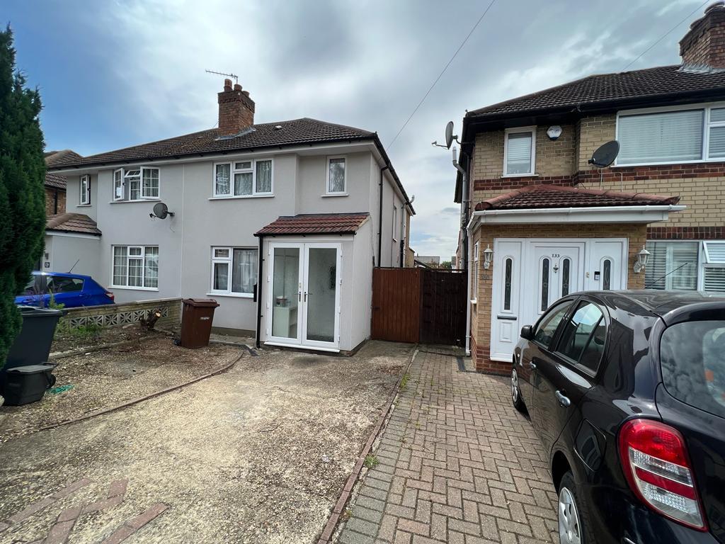 Hampden Road, Harrow HA3 4 bed semi-detached house - £2,395 pcm (£553 pw)