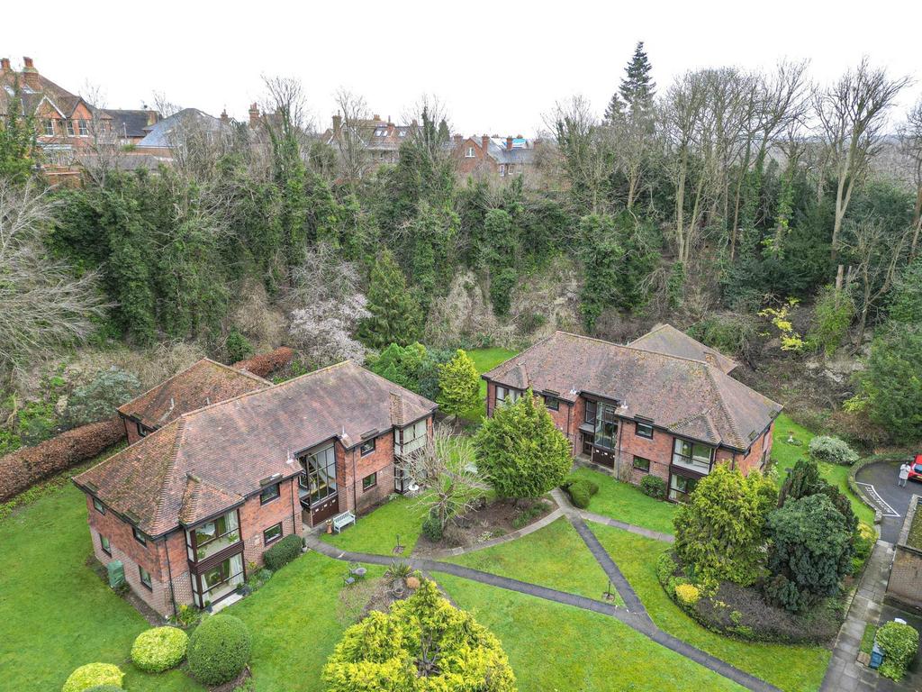 Woodrow Court, Caversham 1 bed retirement property - £89,950