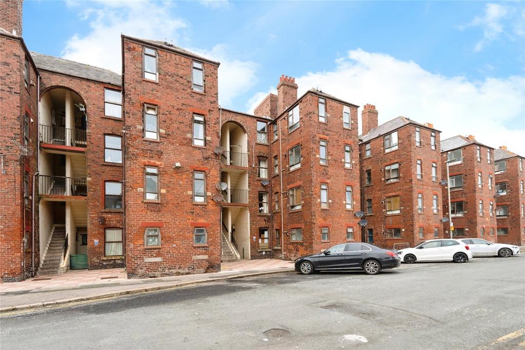 Schooner Street, Barrow-in-Furness... 1 bed apartment - £50,000
