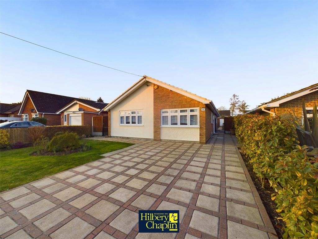 Buller Road, Laindon, Essex, SS15 3 bed bungalow - £490,000