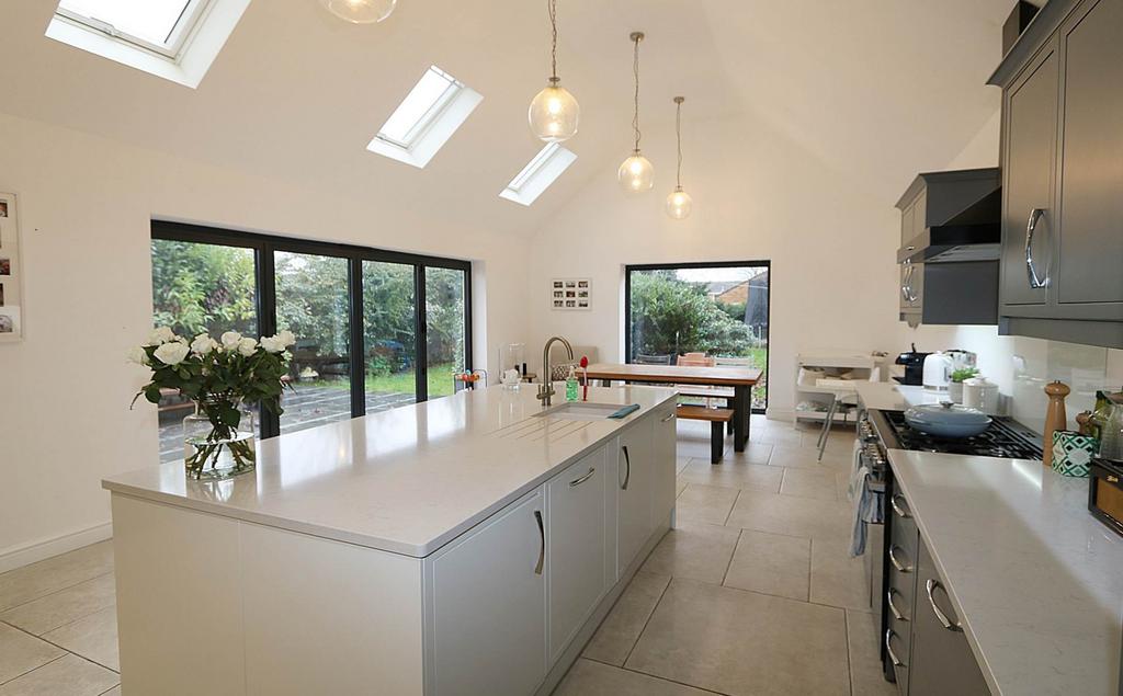 Long Lane, Tilehurst 5 bed detached house - £960,000