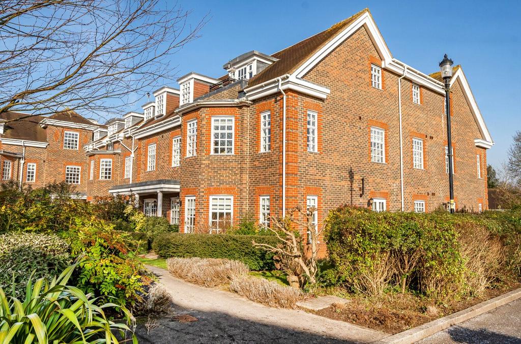 Farmery Court, Castle Village... 2 bed retirement property for sale - £ ...