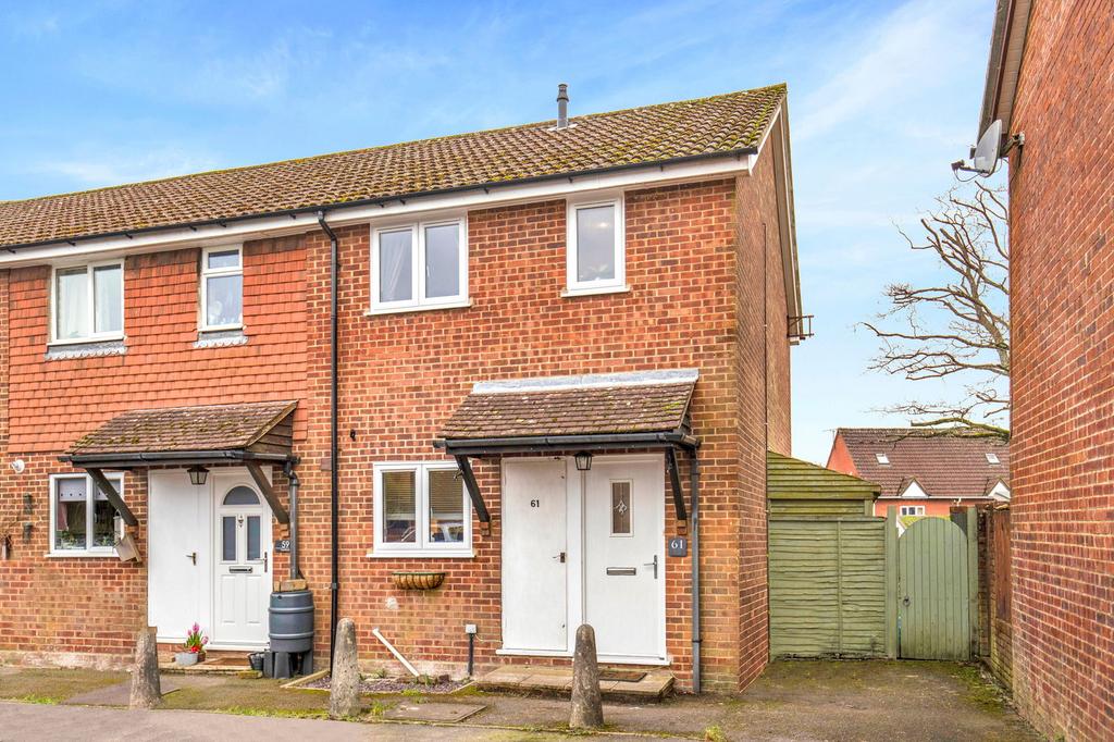 Hazel Road, Alton GU34 3 bed end of terrace house for sale - £325,000