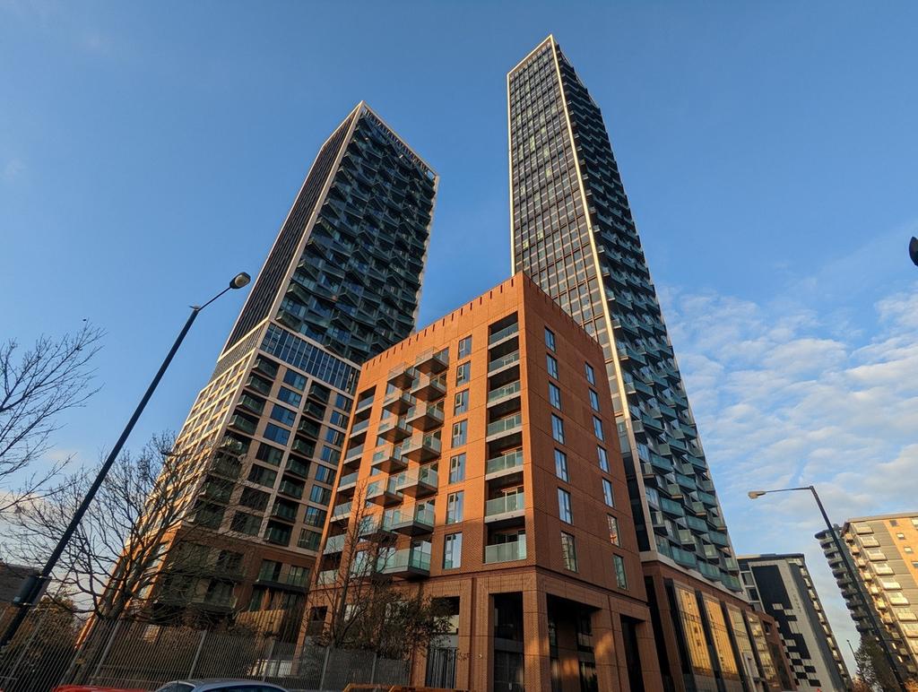 Icon Tower, London W3 2 bed flat for sale - £680,000