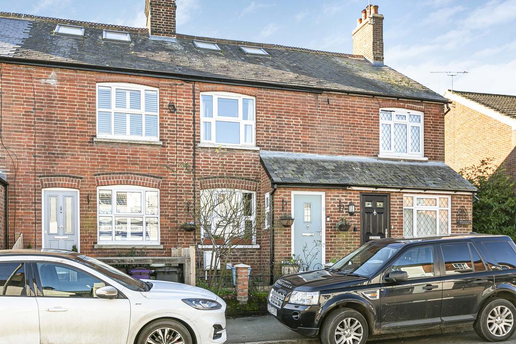High Street, Codicote, Hitchin, SG4 8UB 3 bed terraced house for sale ...