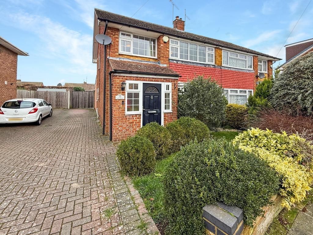 Carterweys, Dunstable LU5 3 bed semi-detached house for sale - £415,000