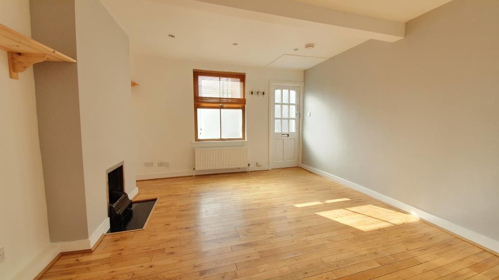 Castle Street, Brighton, BN1 3 bed terraced house - £1,750 pcm (£404 pw)