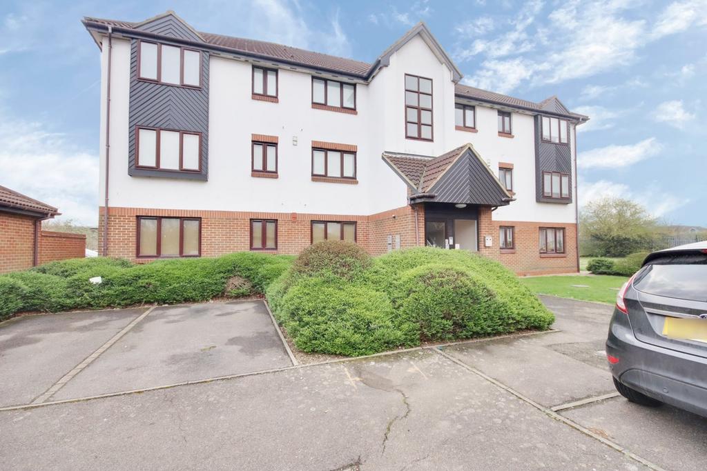 Brimfield Road, Purfleet RM19 1 bed flat - £160,000