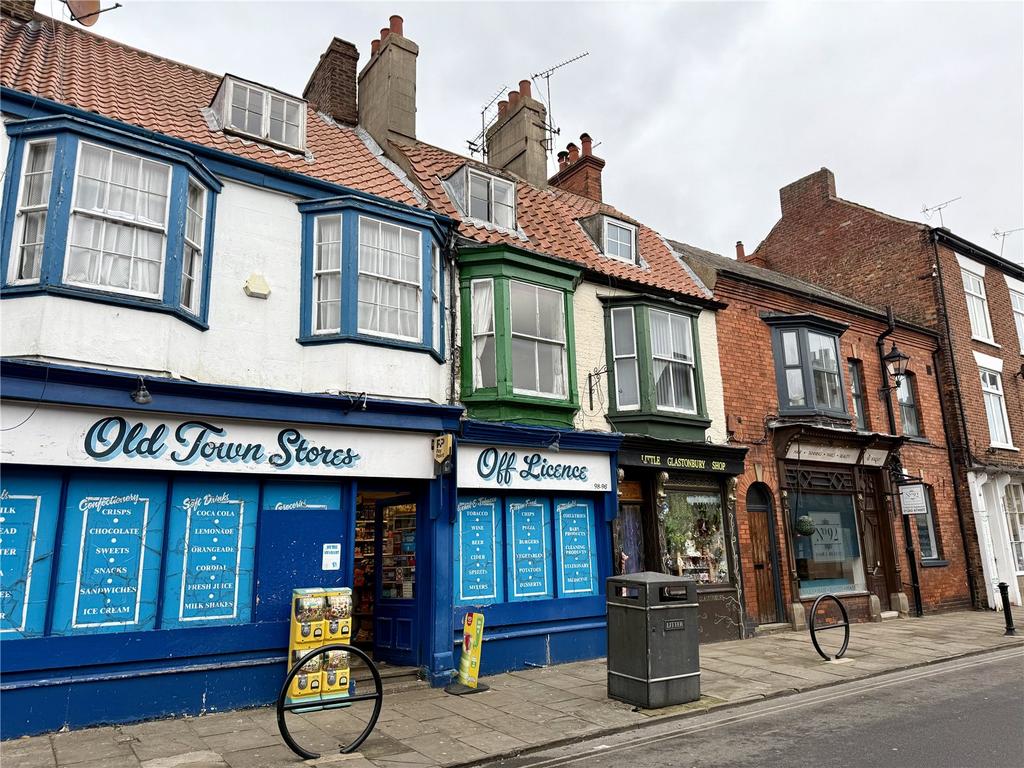 High Street, Bridlington, East... 2 bed apartment for sale - £60,000