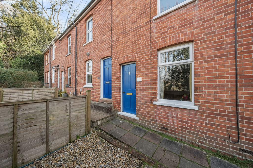 Woodside Road, Rusthall, Tunbridge Wells 2 bed terraced house - £290,000