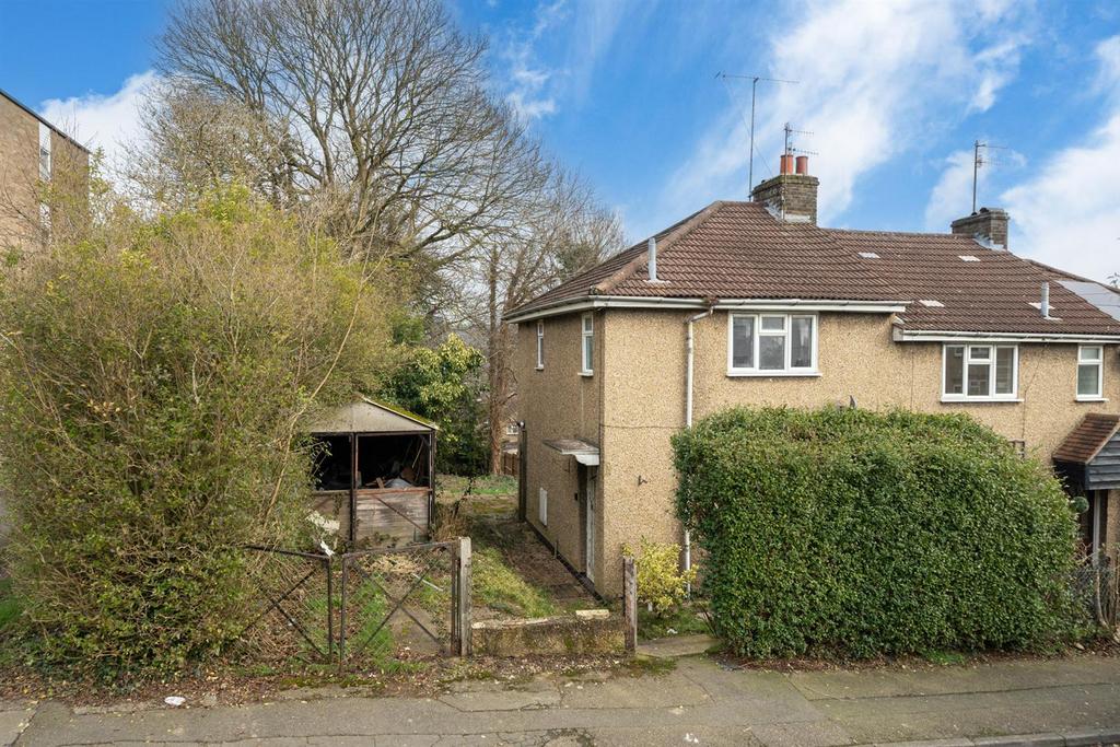 Beech Drive, Berkhamsted, HP4 2JW 2 bed end of terrace house for sale ...