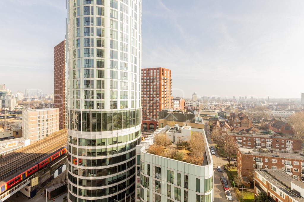 Wandsworth Road, London SW8 2 bed apartment - £3,501 pcm (£808 pw)