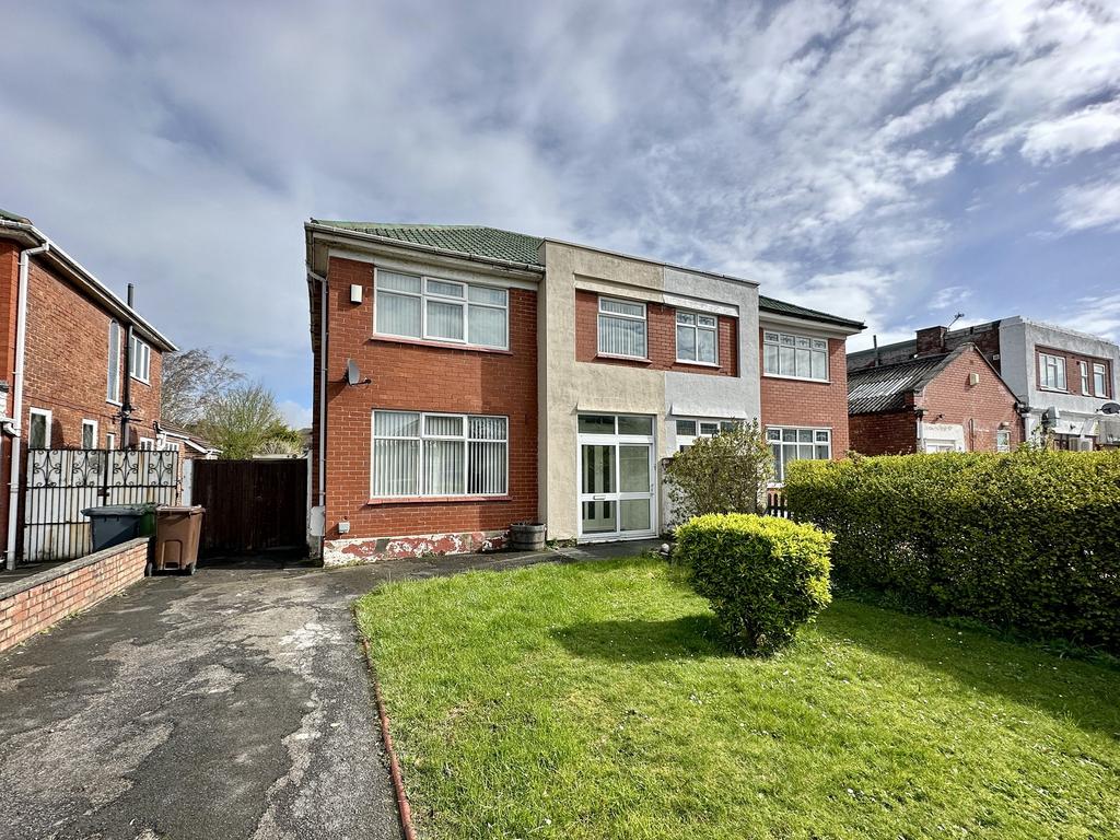 Southport PR9 3 bed semi-detached house - £975 pcm (£225 pw)