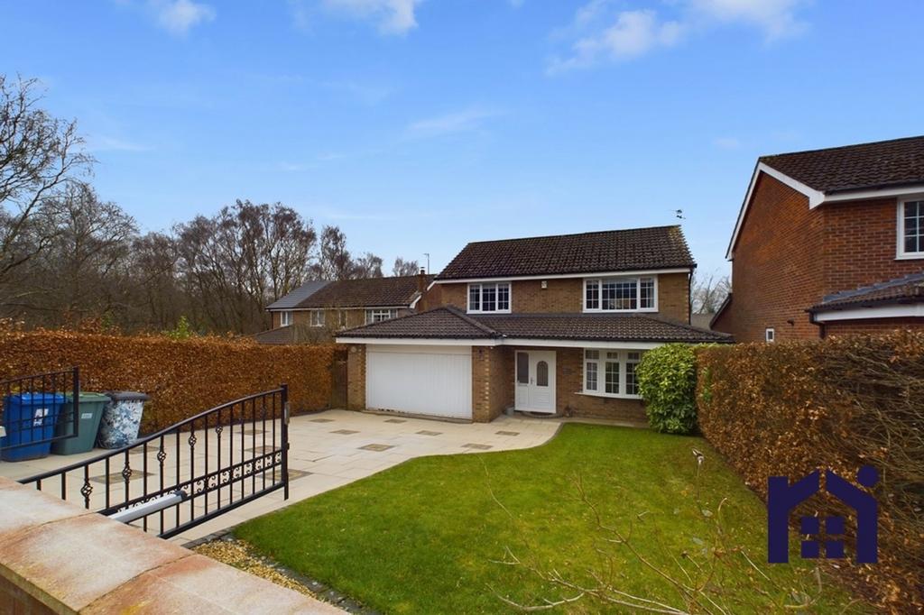 Redwood, Shevington, WN6 3DG 4 bed detached house - £400,000