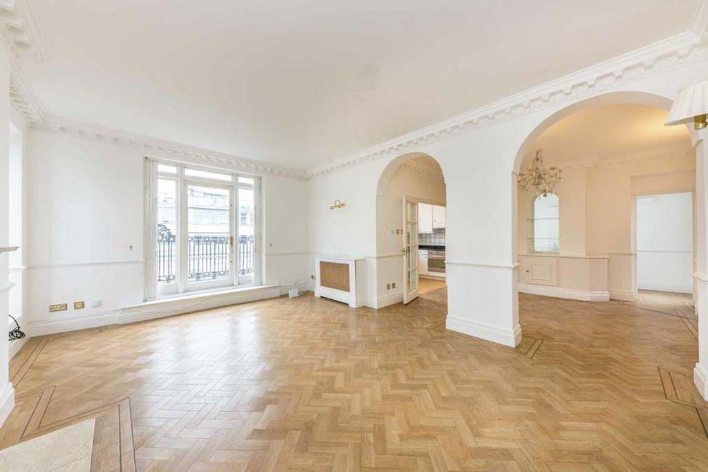 Old Court Place, London W8 3 bed flat - £4,767 pcm (£1,100 pw)