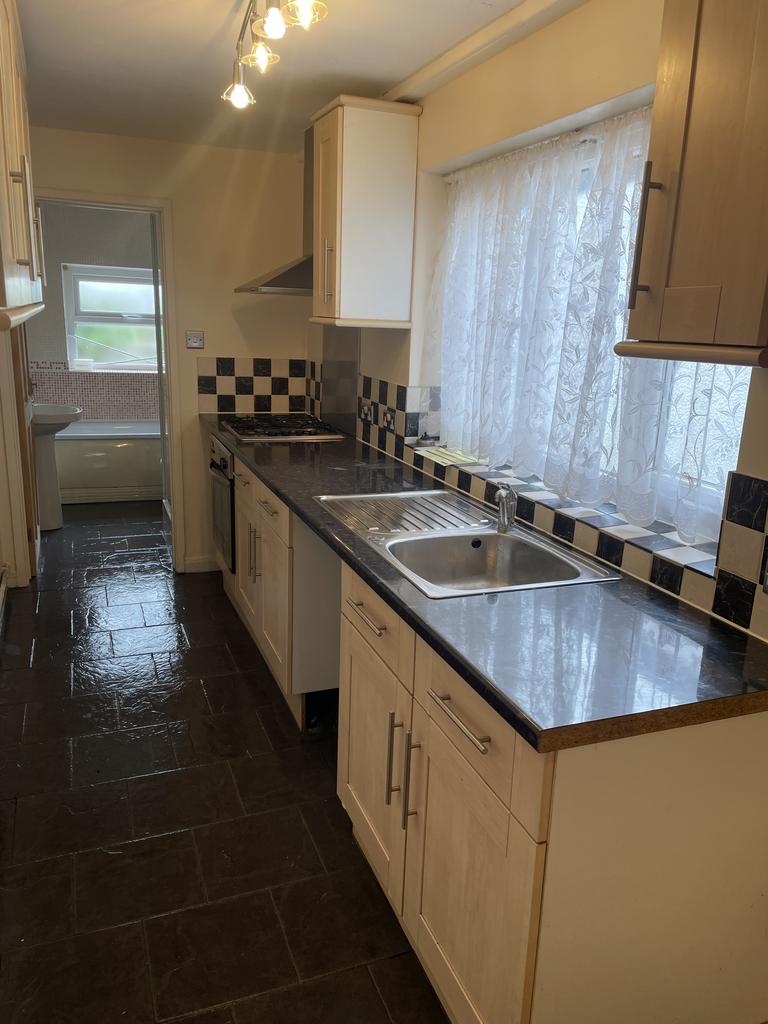 Maindee Parade, Newport NP19 2 bed terraced house - £850 pcm (£196 pw)