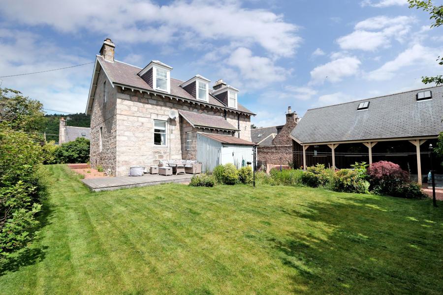Viewfield Road, Ballater AB35 4 bed detached house for sale - £495,000