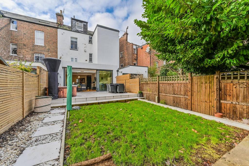 Talbot Road, Highgate, London, N6 3 bed flat to rent - £4,750 pcm (£ ...