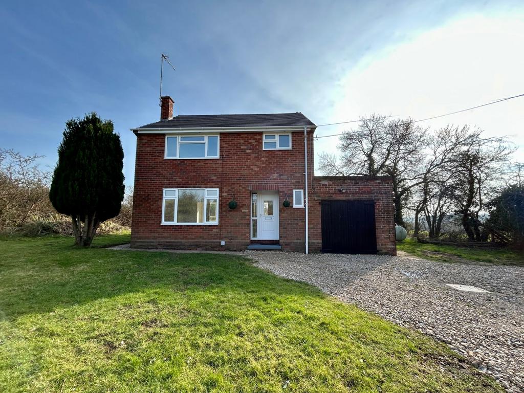 Alne Hills, Great Alne, Alcester... 3 bed detached house - £1,650 pcm ...