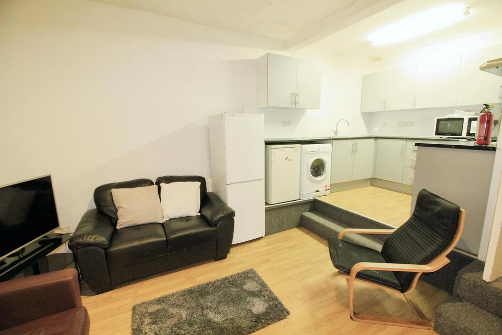 Mansfield Road, Nottingham, NG1 6 bed terraced house for sale - £270,000