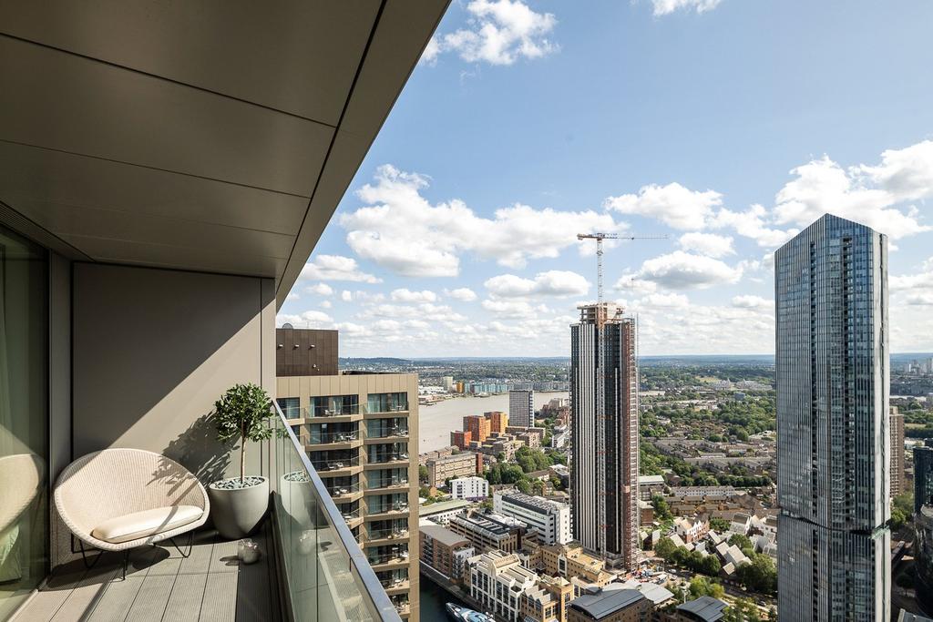 Park Drive, Canary Wharf, E14 2 bed apartment - £1,335,000