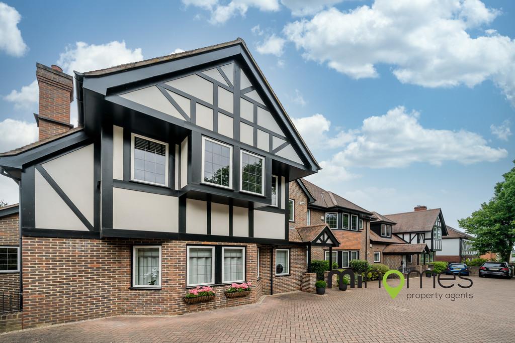 Buckley Court, Hadley Wood 2 bed apartment for sale - £750,000